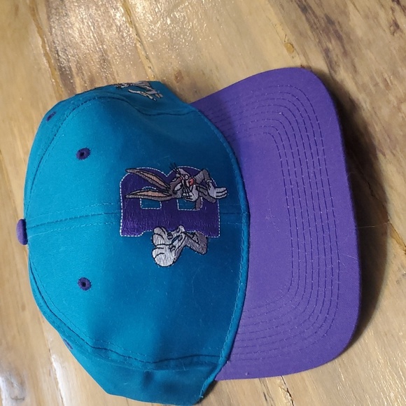 Warner Bros. | Accessories | Vintage 99s Looney Tunes Blockhead Snap ...